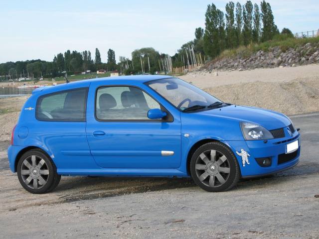 Bonjour je recherche un bleu dynamo, merci - Clio - Renault - Forum ...