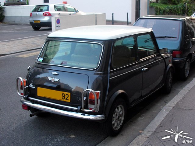 Mini_Cooper_Arc_de_Triomphe_01 - Albums convertis - Forum Auto