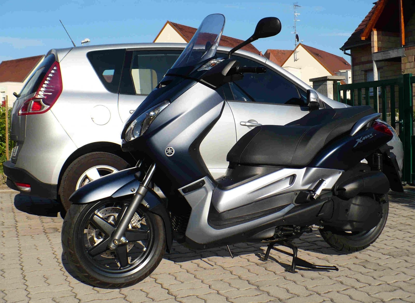 X Max - Albums convertis - Forum Auto