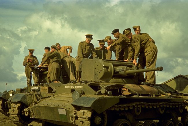 Valentine_tank_and_troops - Albums convertis - Forum Auto