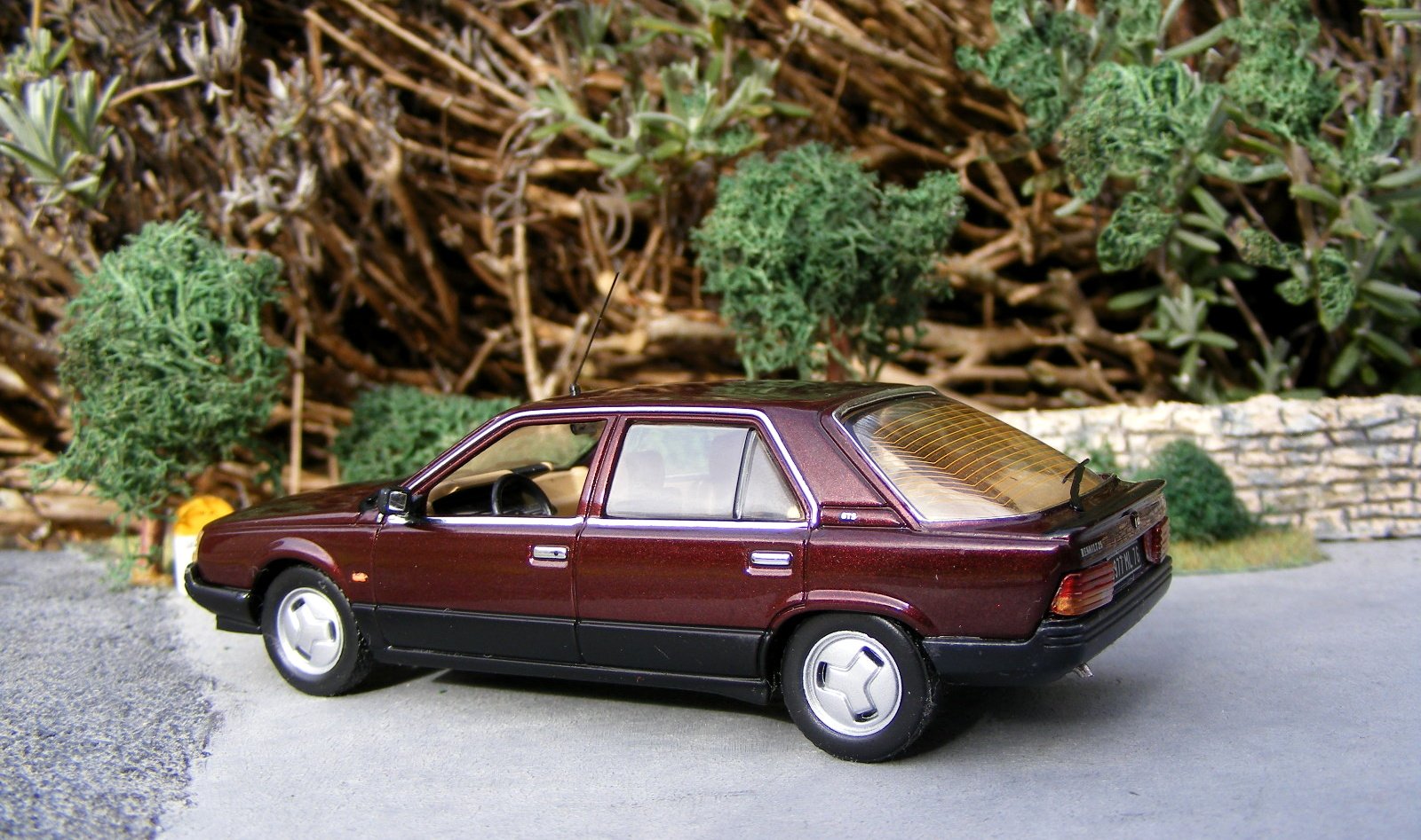 Renault 25 GTS 1986 Ixo - Albums convertis - Forum Auto