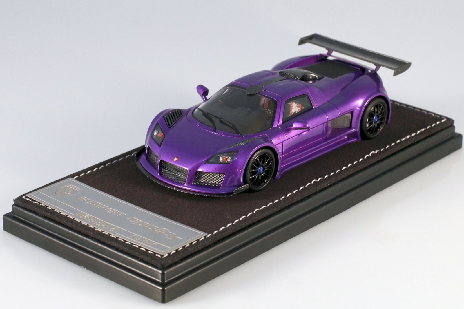 Gumpert-Apollo-1-43-purple-2 - Albums convertis - Forum Auto