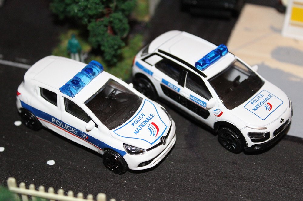 Police Nationale Majorette 2015-2016 - Albums convertis - Forum Auto