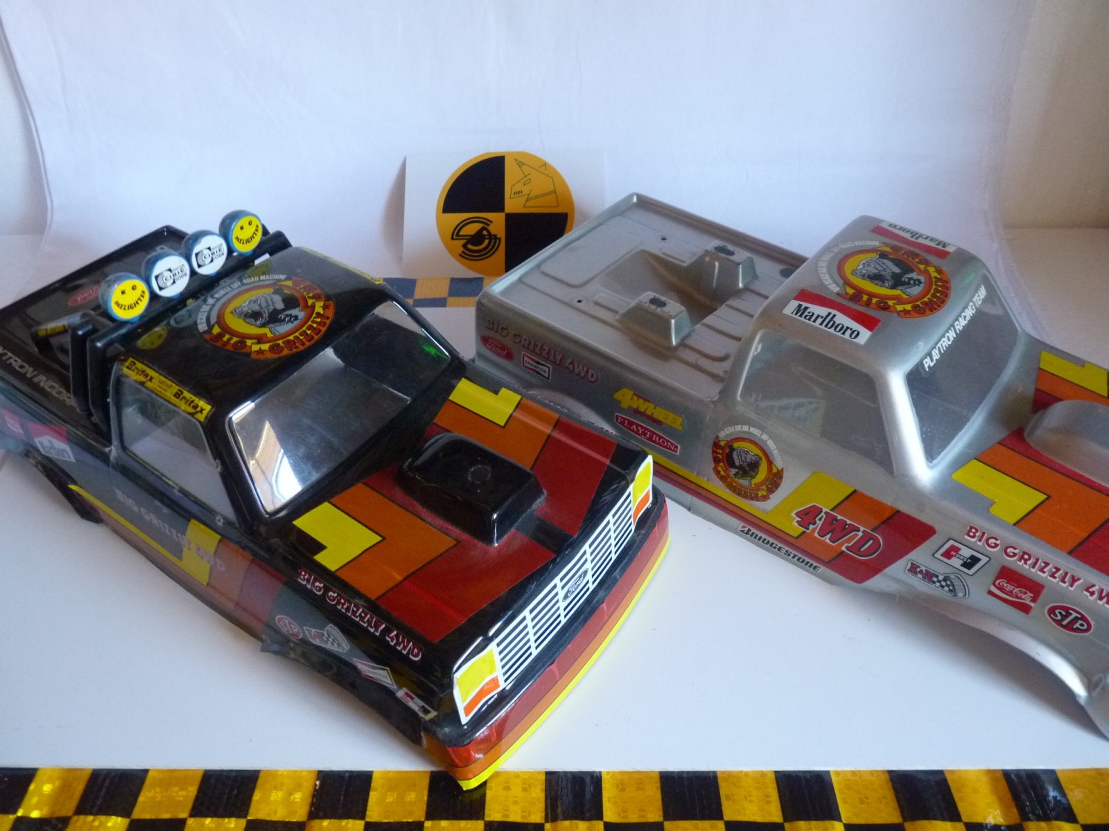 Playtron-graupner Big Grizzly Frame Body x2 - Albums convertis - Forum Auto