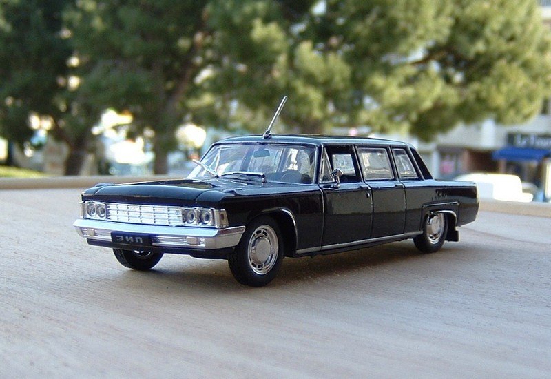 N°30 - Zil 114 a - Albums convertis - Forum Auto