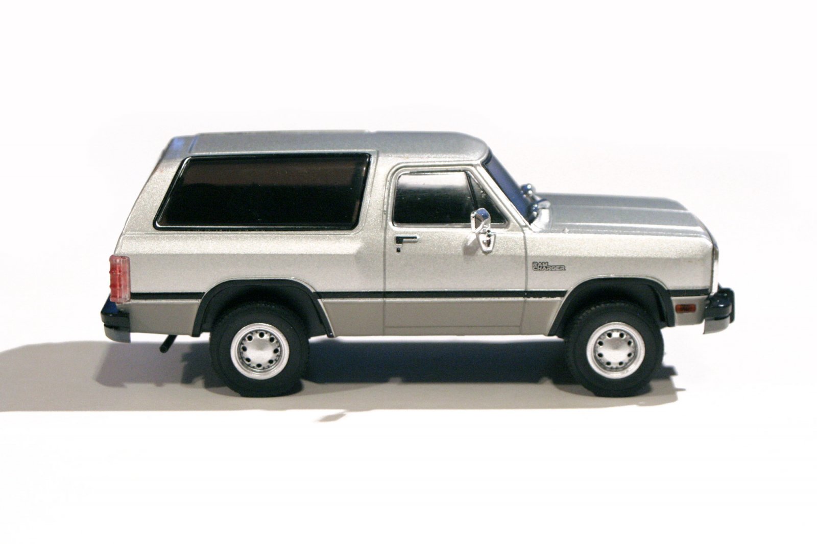 Dodge Ramcharger '91 - Albums convertis - Forum Auto