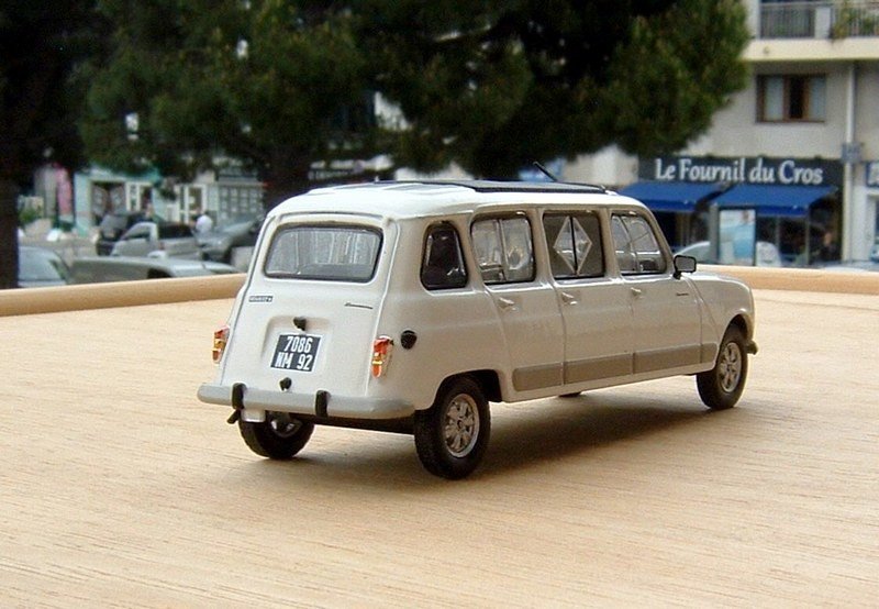N°15 - La Renault 4L limousine de 1981 d - Albums convertis - Forum Auto