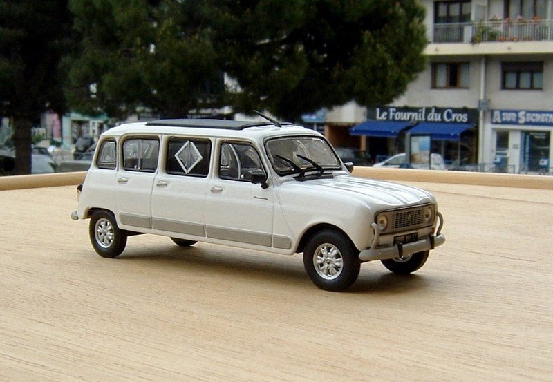 N°15 - La Renault 4L limousine de 1981 e - Albums convertis - Forum Auto