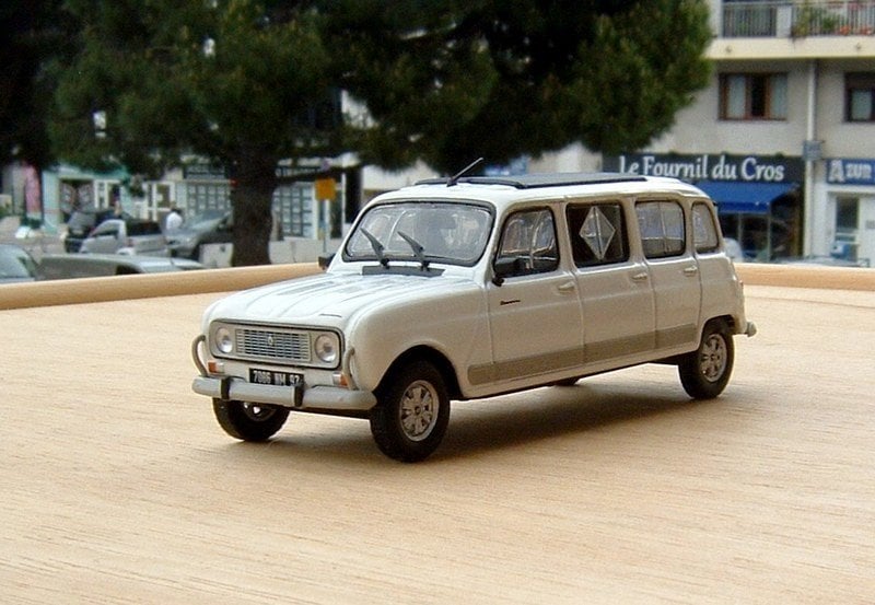 N°15 - La Renault 4L limousine de 1981 a - Albums convertis - Forum Auto
