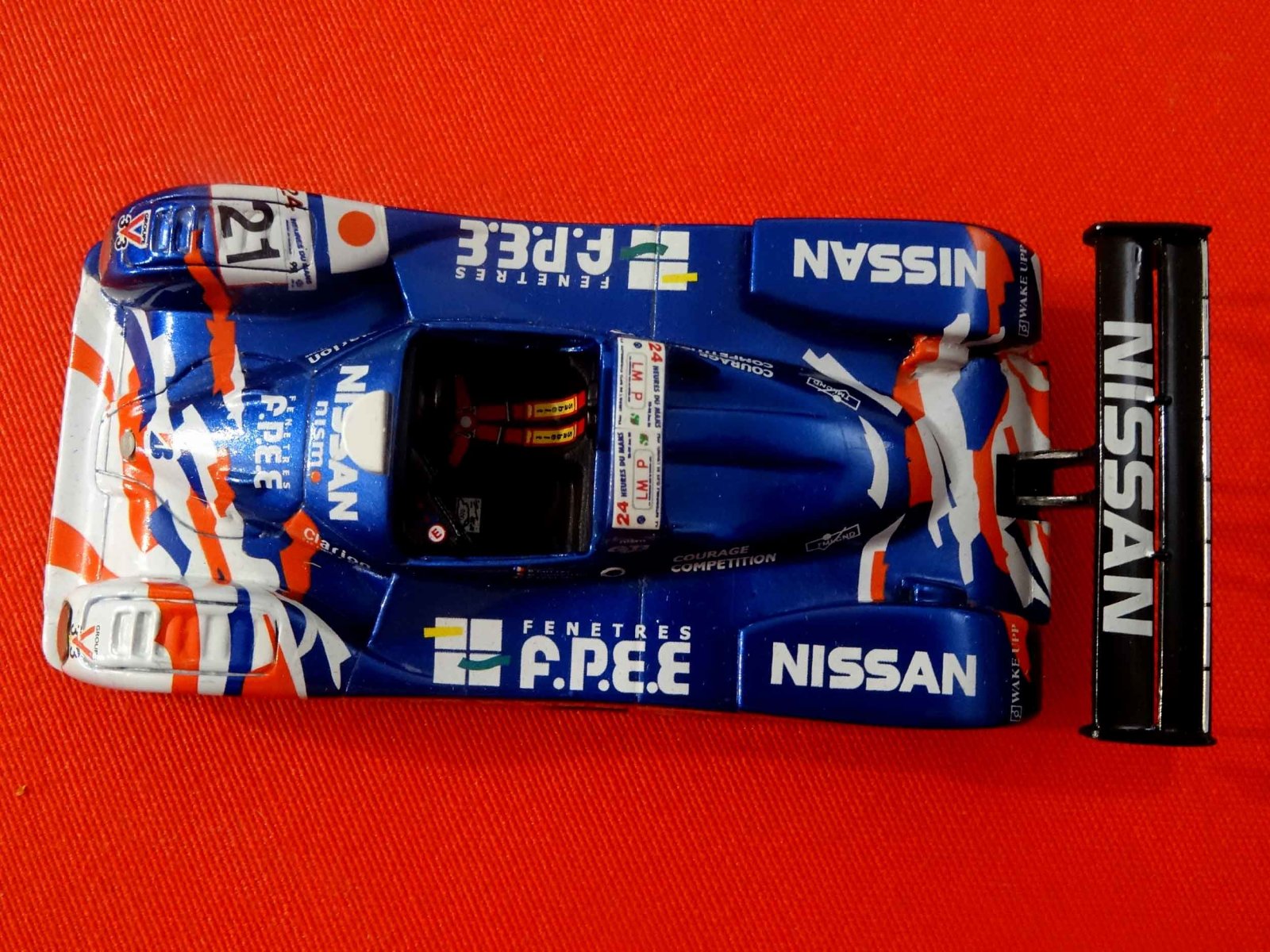 C52 NISSAN LM 1999 - Albums convertis - Forum Auto