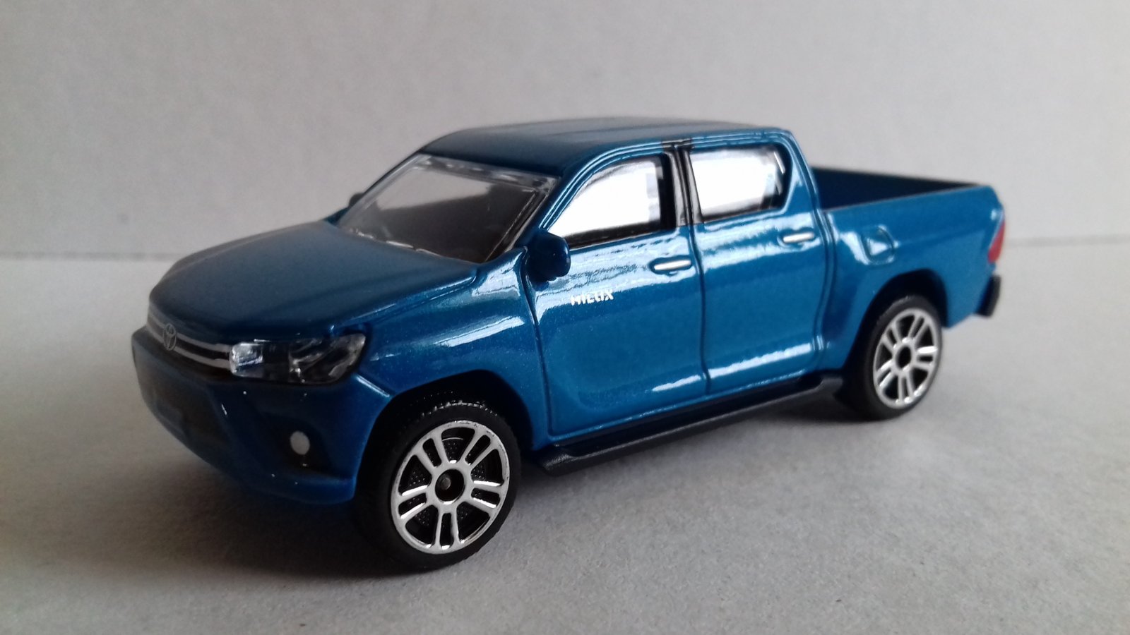 Toyota Hilux - Albums convertis - Forum Auto