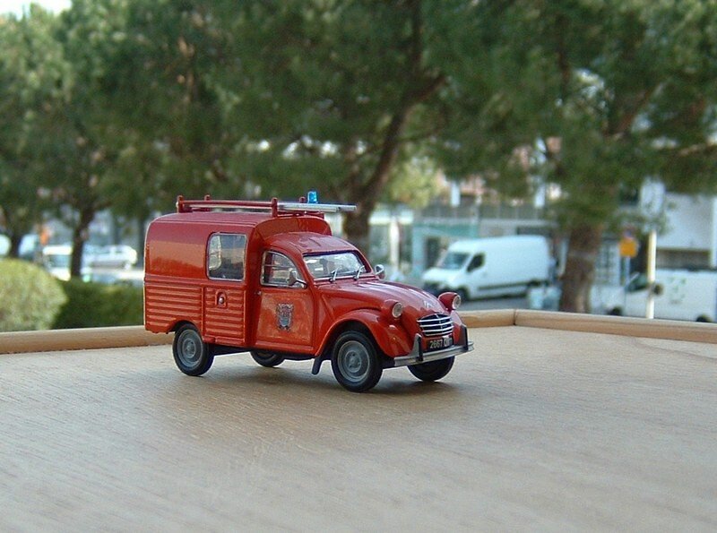N°158 - 2CV AKS 400 des Sapeurs-pompiers de 1973 e - Albums convertis ...