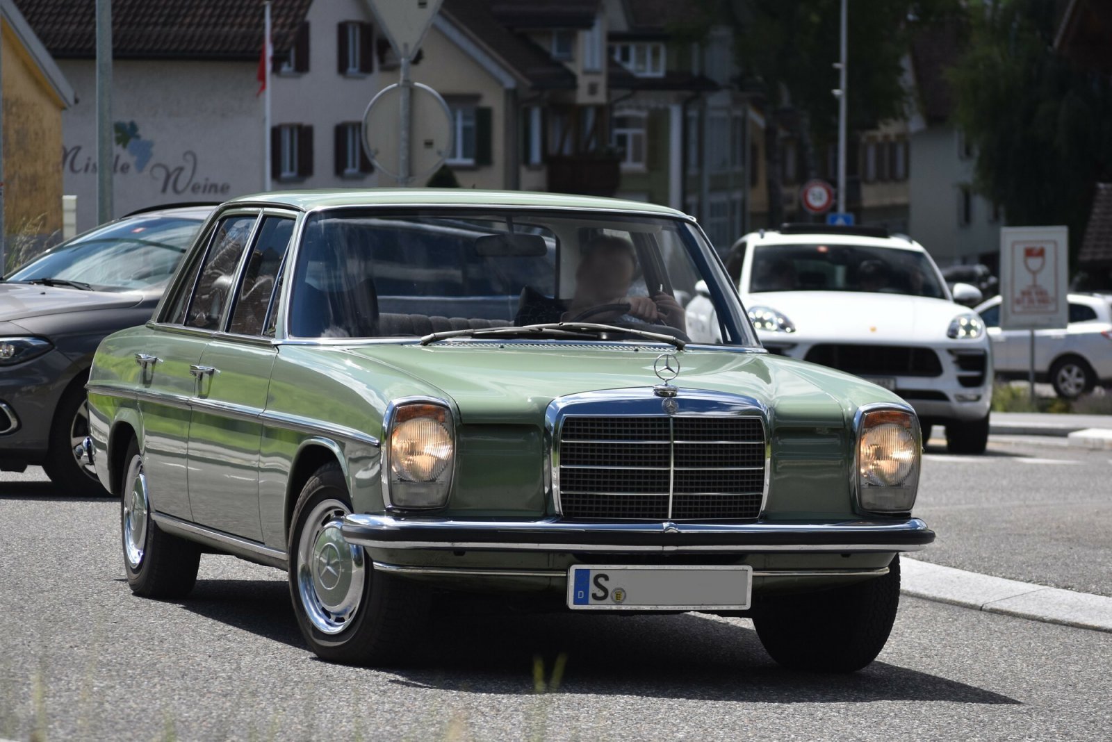 Mercedes-Benz W114 (Appenzell) - Albums convertis - Forum Auto