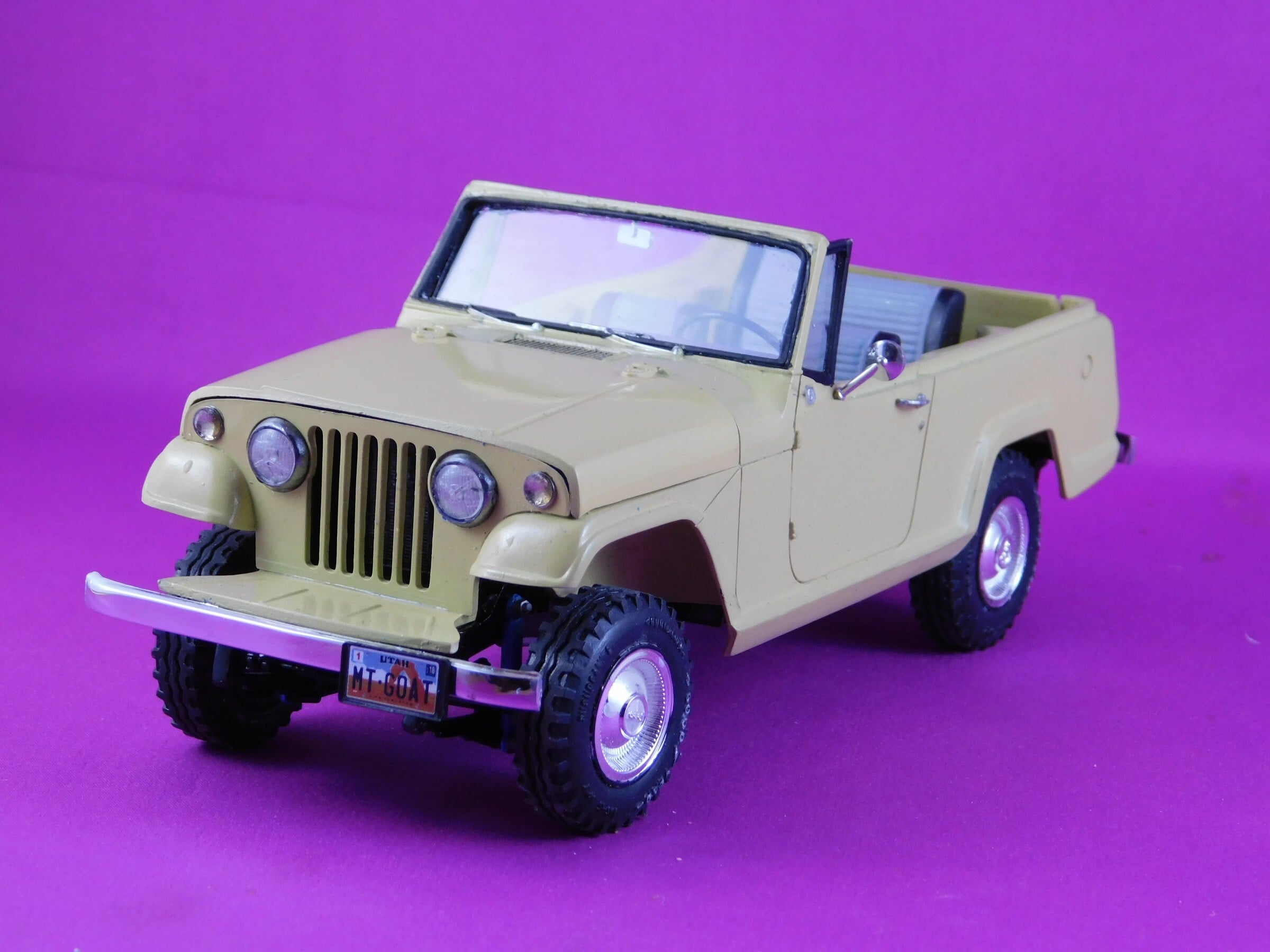 Kaiser Jeep Commando 1966 - mpc & Olson Brothers - 1/25ème - Maquettes ...