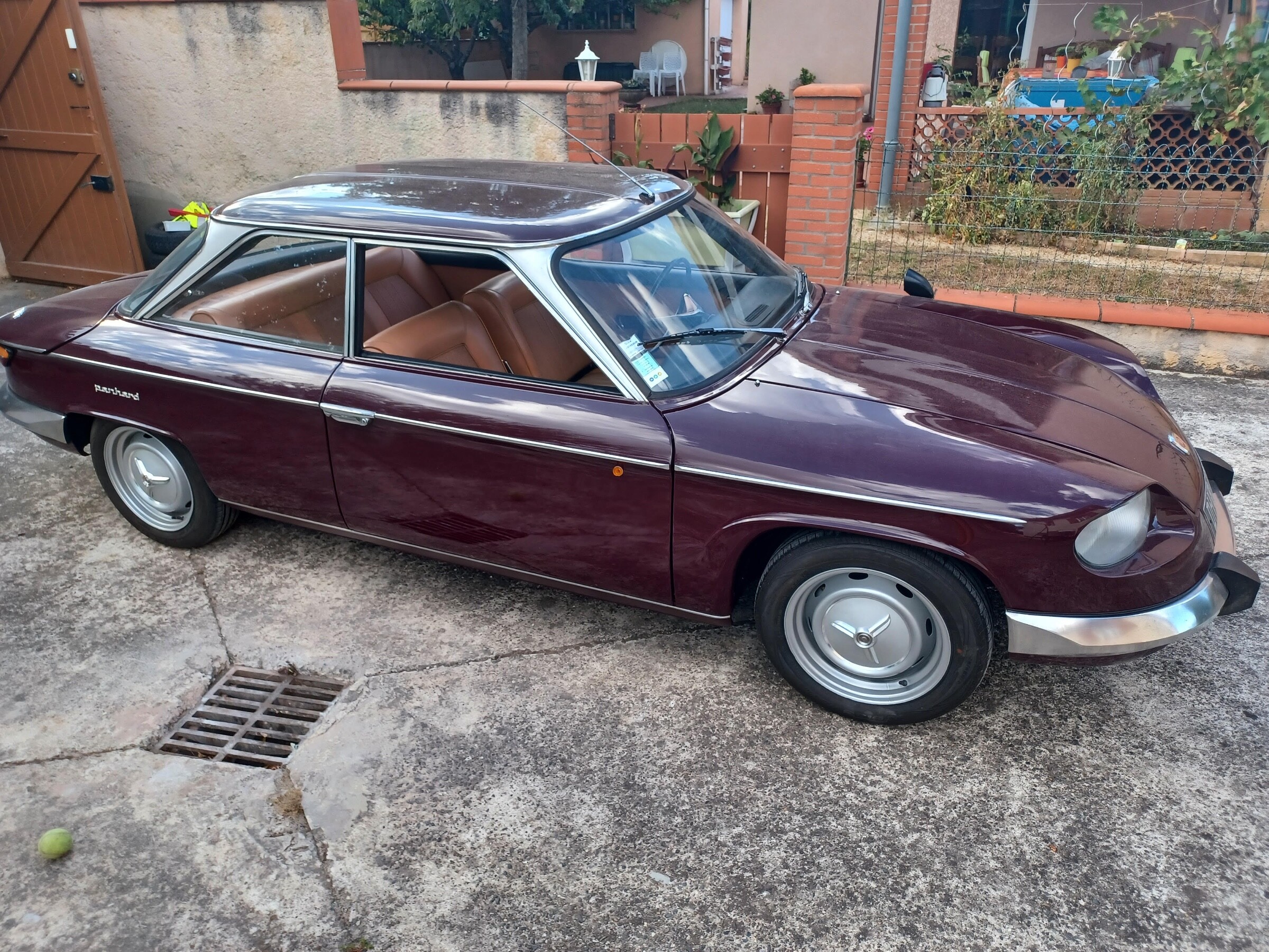 Photos de Panhard (en état ou en épave) - Page 661 - Histoire et ...