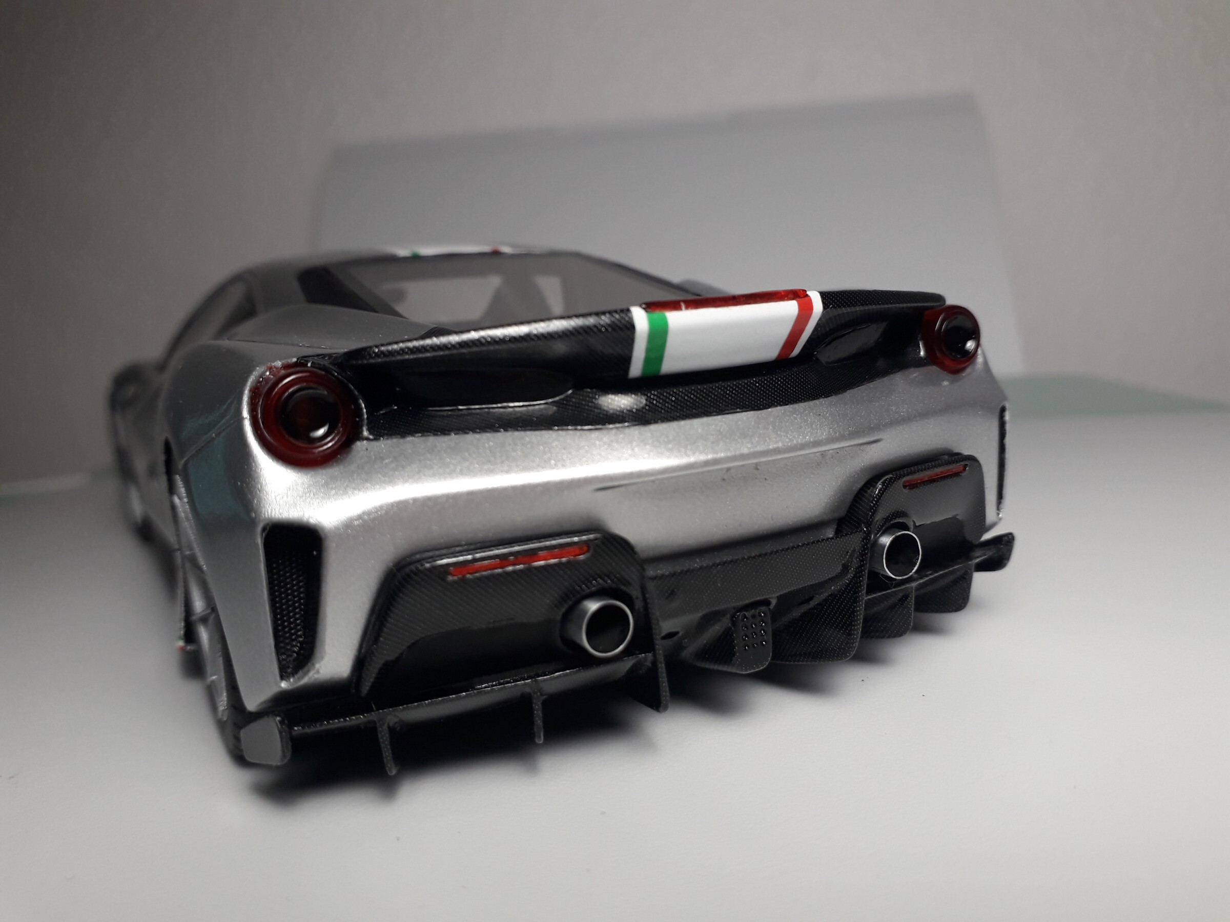 Ferrari 488 Pista Piloti - Alphamodel 1/24 - Page 5 - Maquettes ou Kits ...
