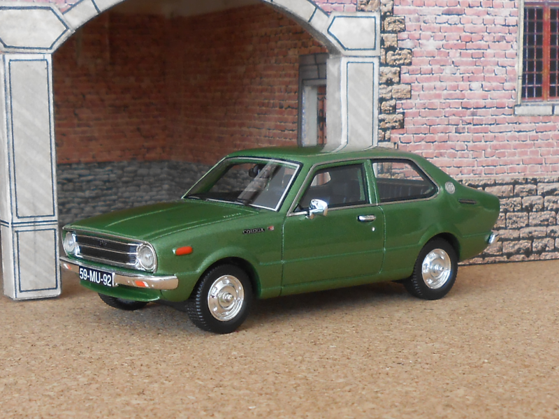 1977 Toyota Corolla 2-door sedan KE30 (QSP Model Collection) 01.png ...