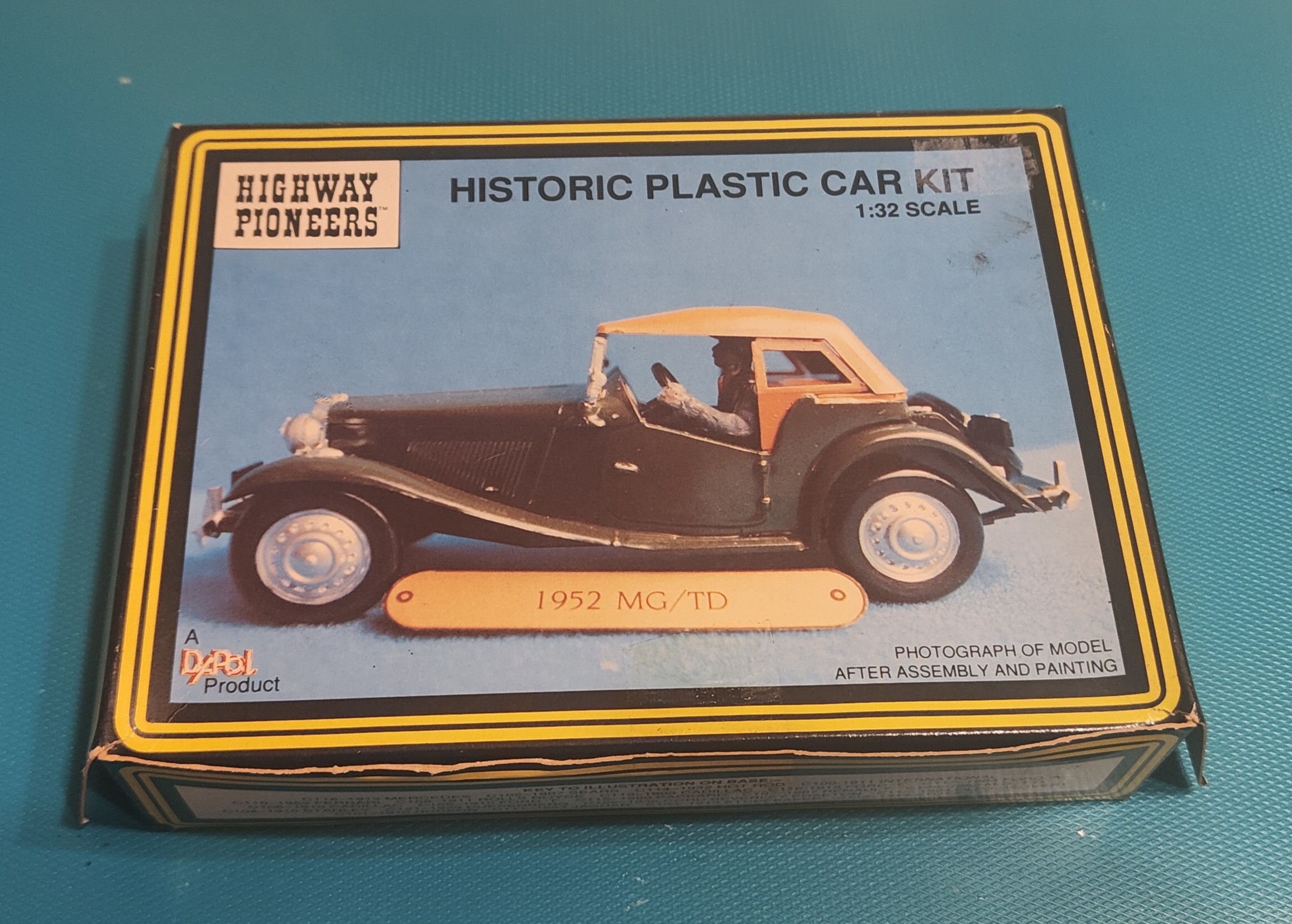 1950 MG TD - ancien kit Highway Pioneers 1/32ème - Maquettes ou Kits à ...