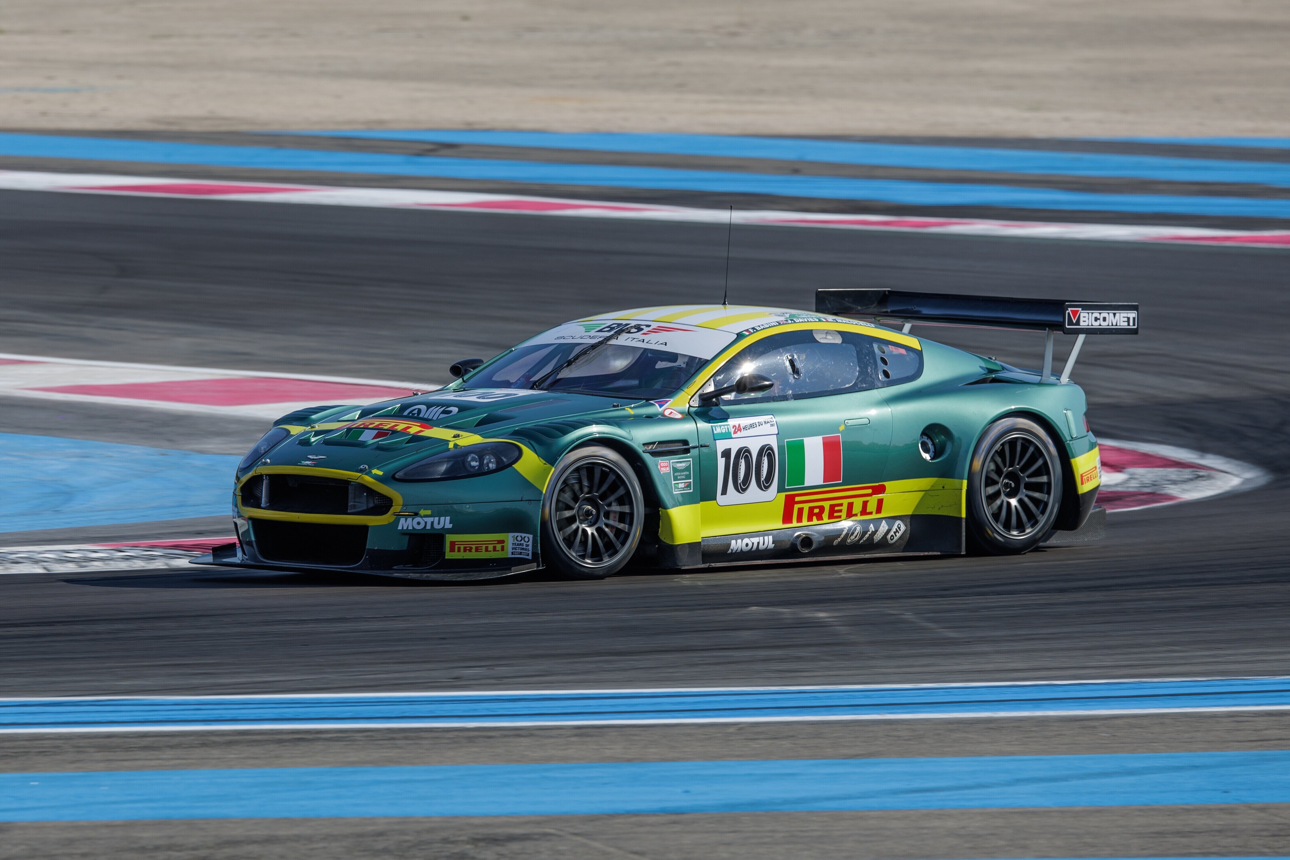 Concours photo ASTON MARTIN "une Aston avec un arbre visible" - Page ...