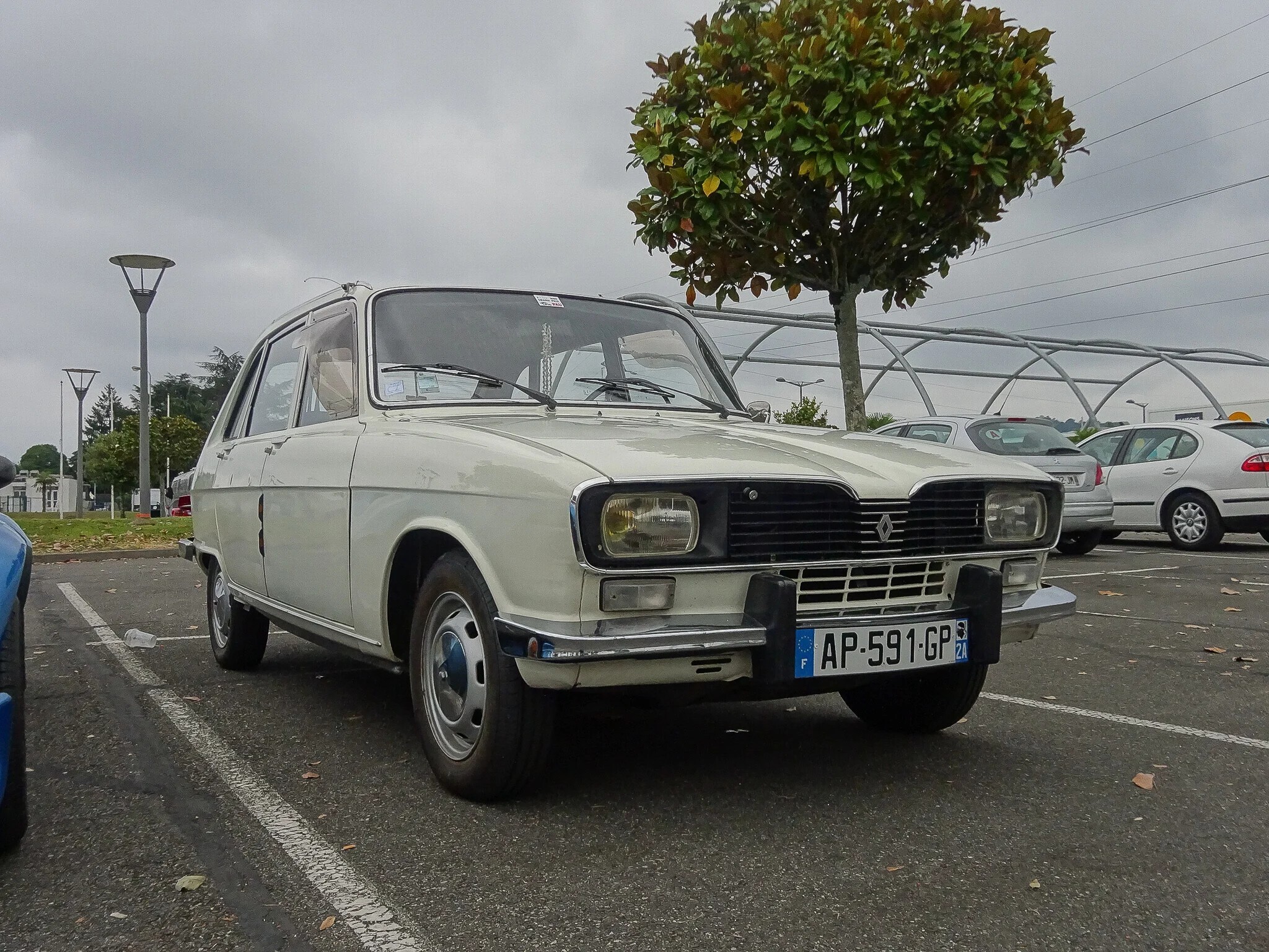 [Concours photos Renault] 02/26 - Une Renault de Pompiers - Page 15 ...