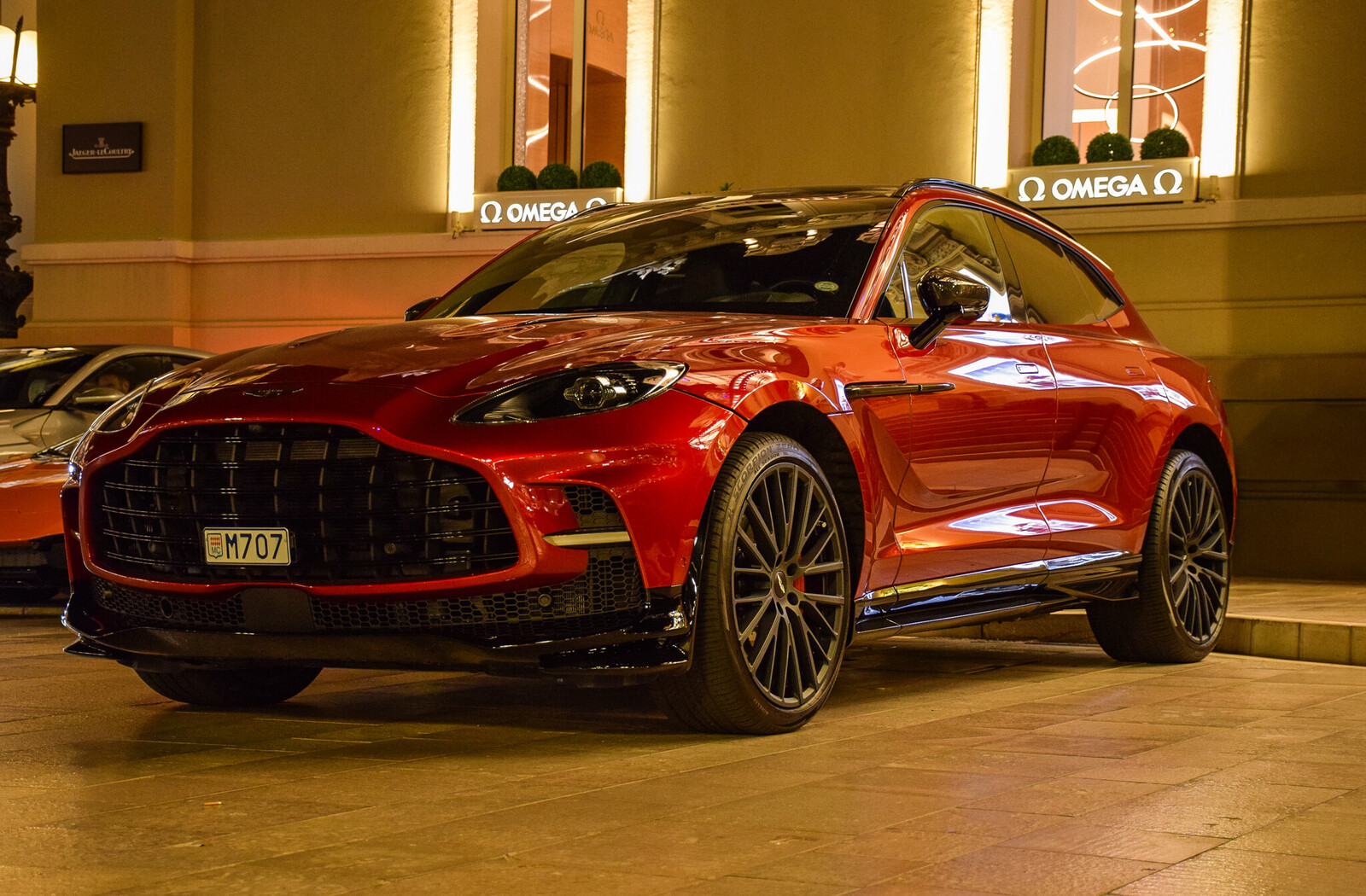 Aston Martin DBX 707 - Albums convertis - Forum Auto