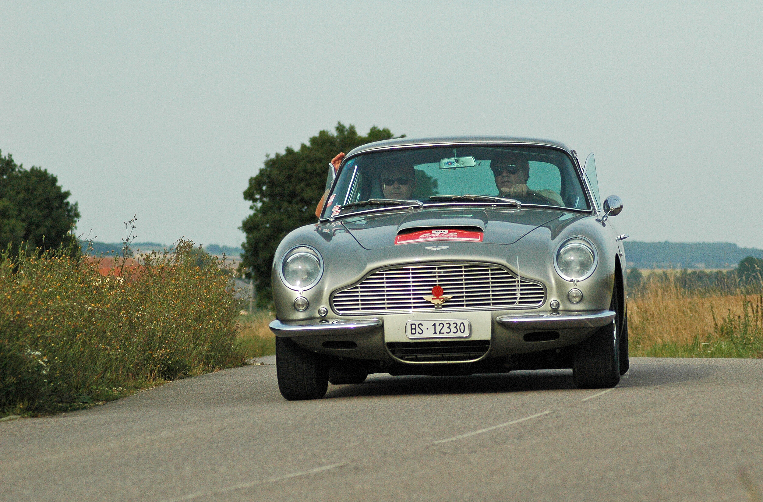 Concours photo ASTON MARTIN "avec un chiffre pair dans le modèle ...