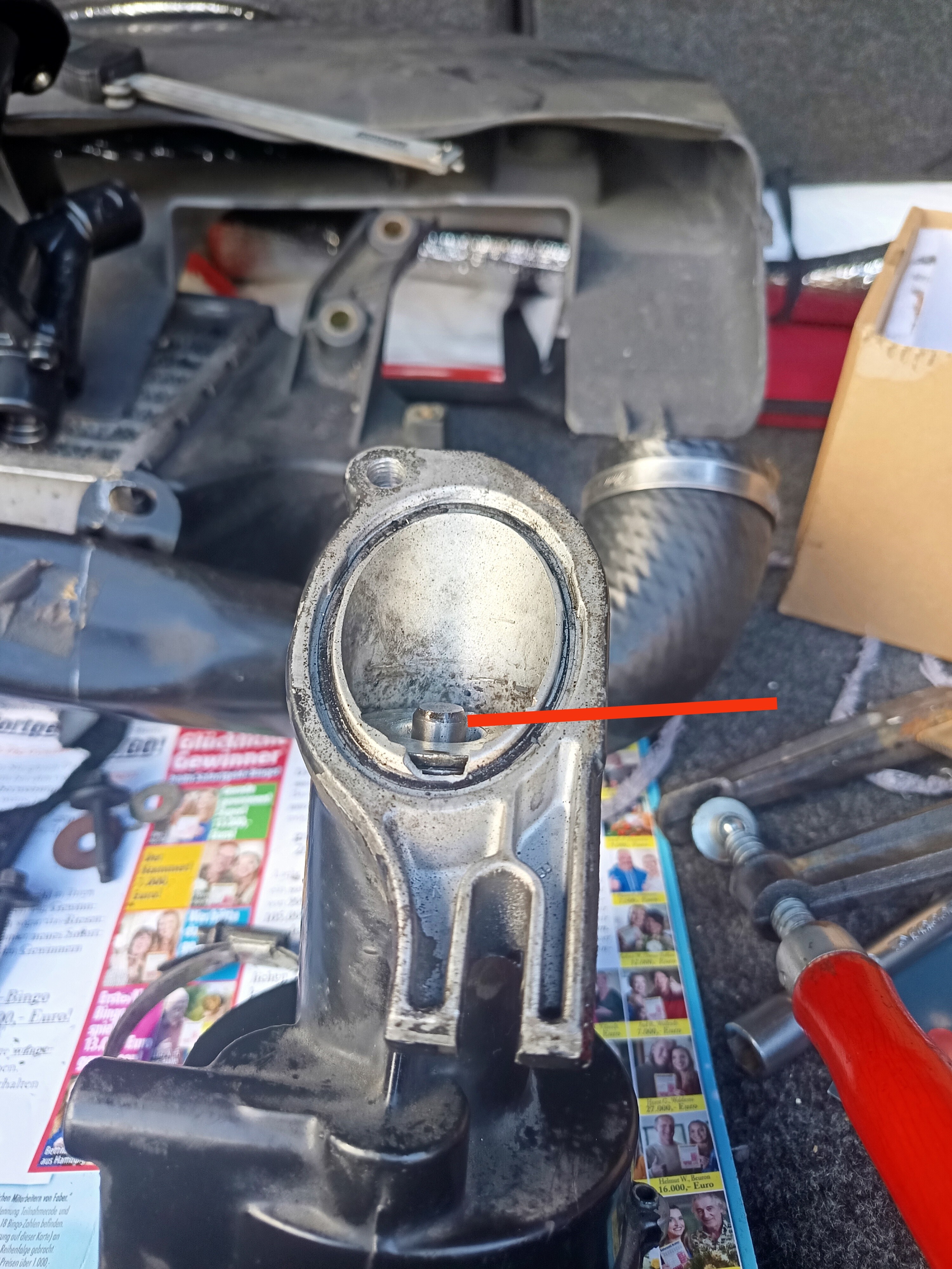 Focus Impossible de monter la nouvelle pompe a vide de frein - Ford ...