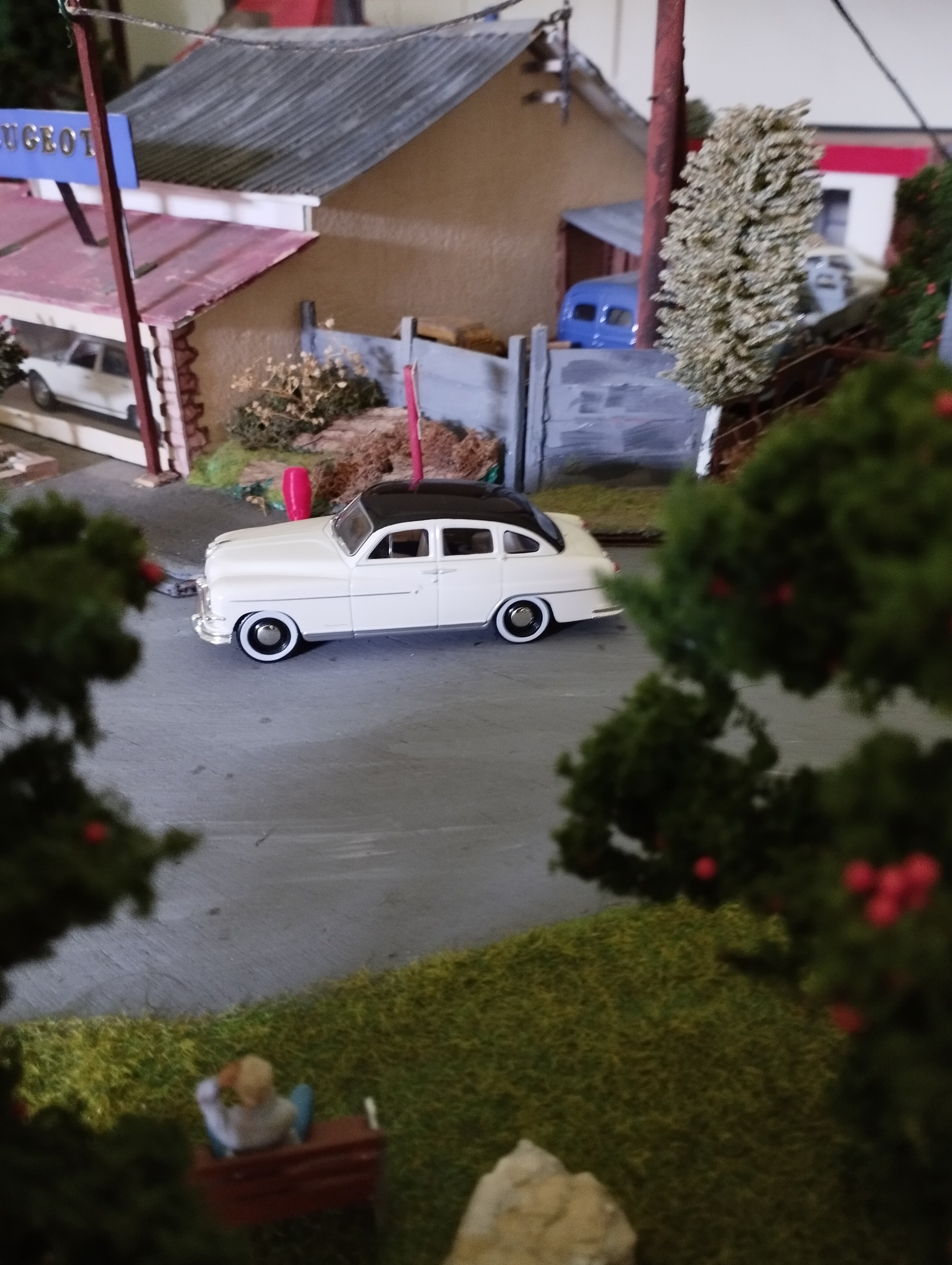 Garages, stations services et dioramas des rues de notre enfance - Page ...