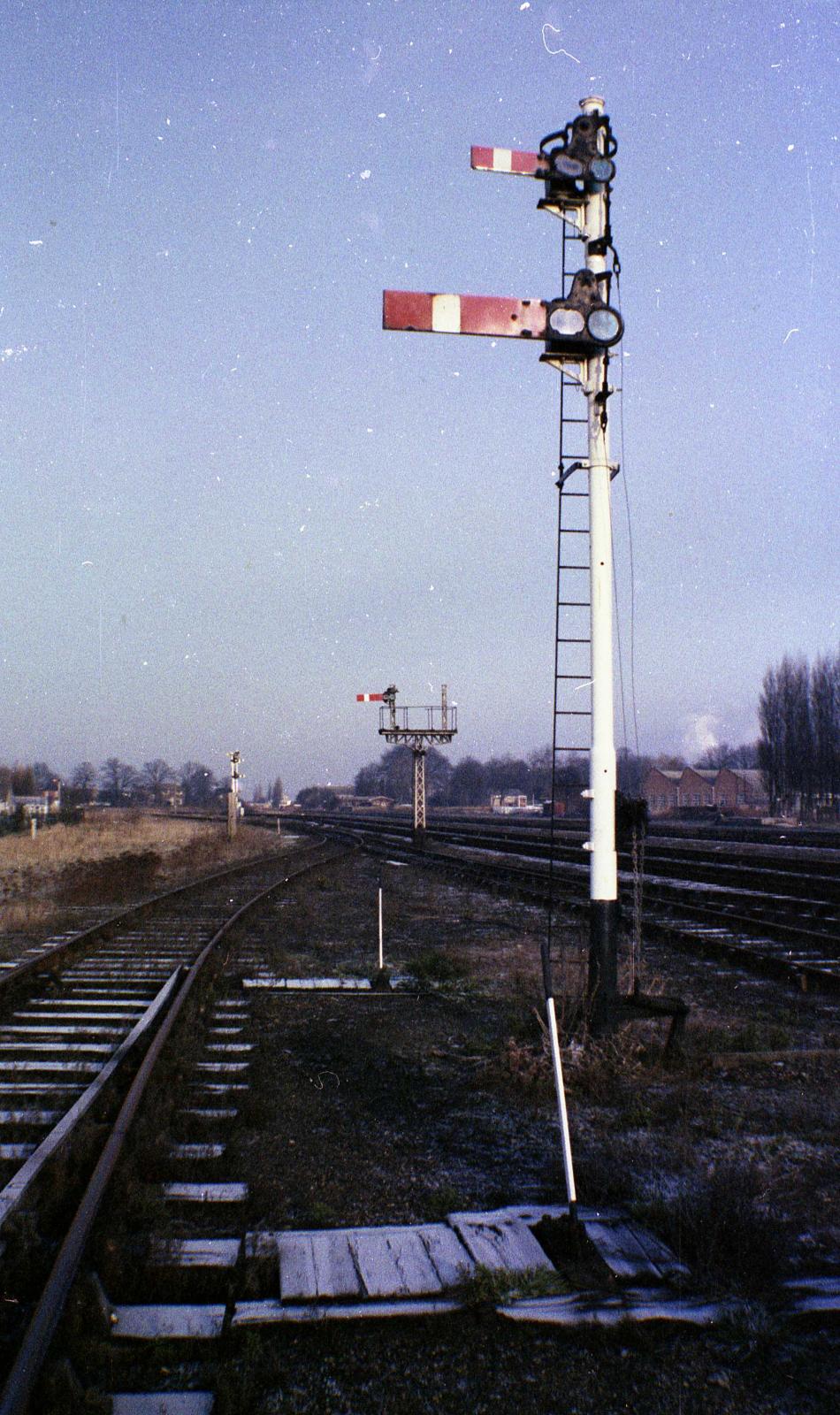 Top-to-bottom junction signals - Permanent Way, Signalling ...