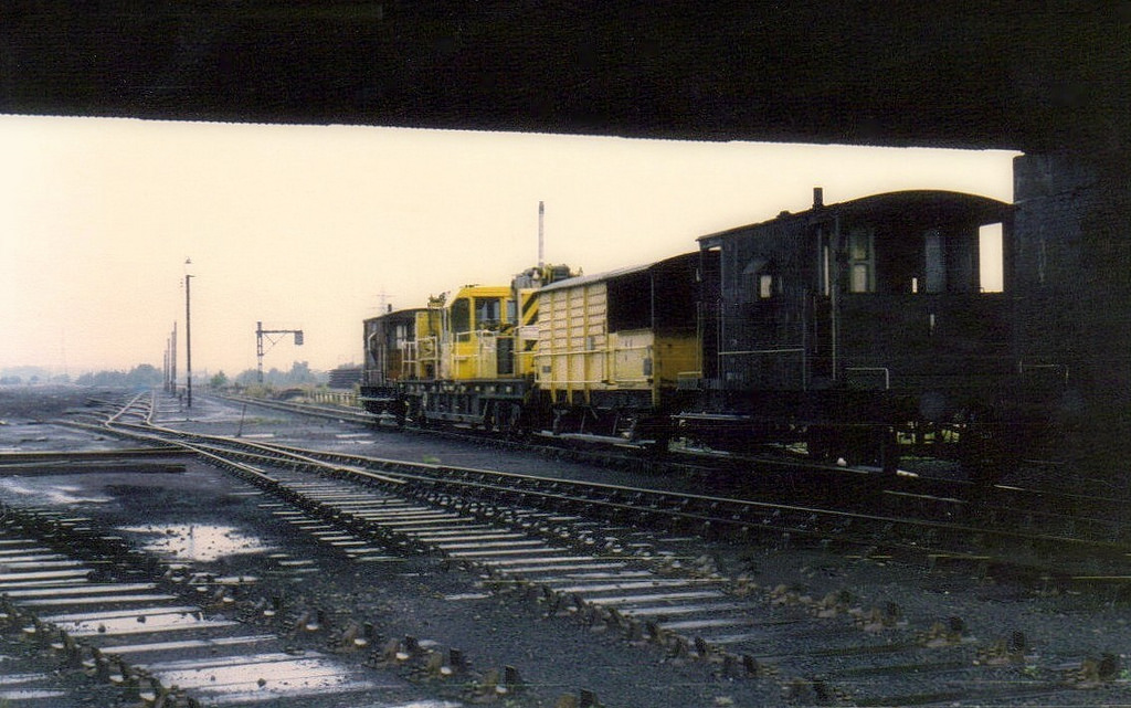 Bachmann - Toad Brake Van - Yellow - Bachmann - RMweb