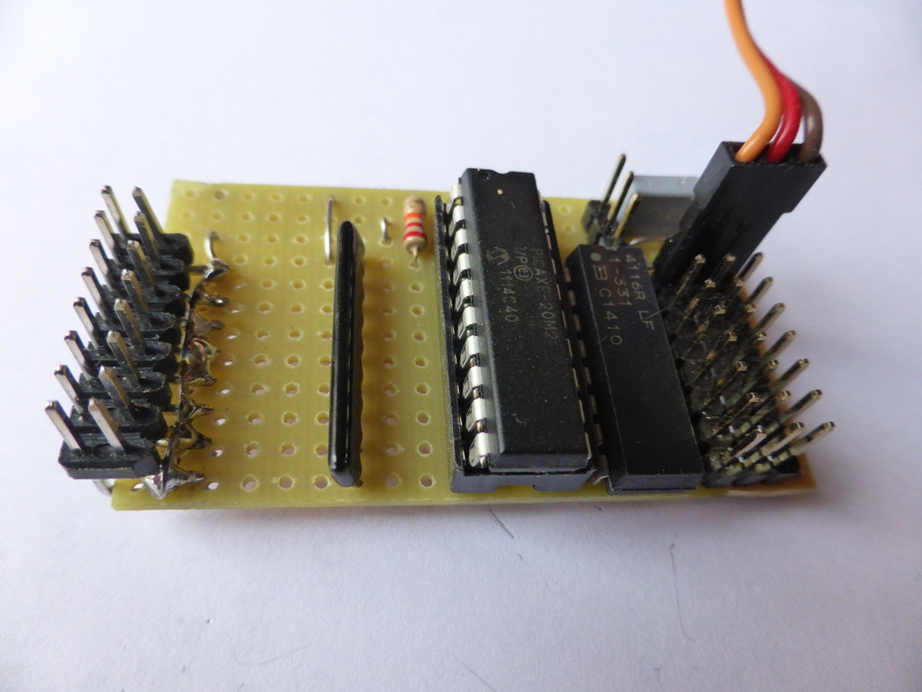 Servo controller board using Picaxe - Electrics (non-DCC) - RMweb