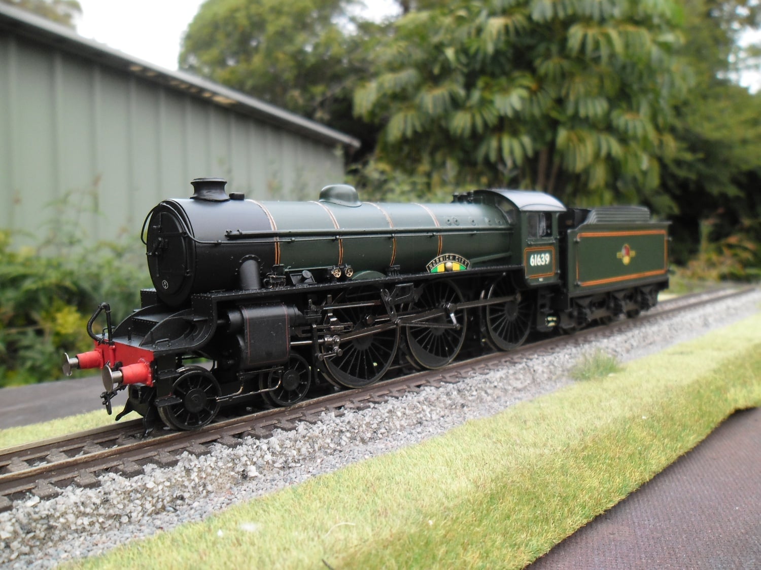 Hornby Thompson B1 to B2 conversion. - Modifying & Detailing RTR stock ...