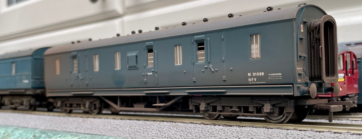 BR (LMS) 50’ Parcels Van - Modifying & Detailing RTR stock - RMweb
