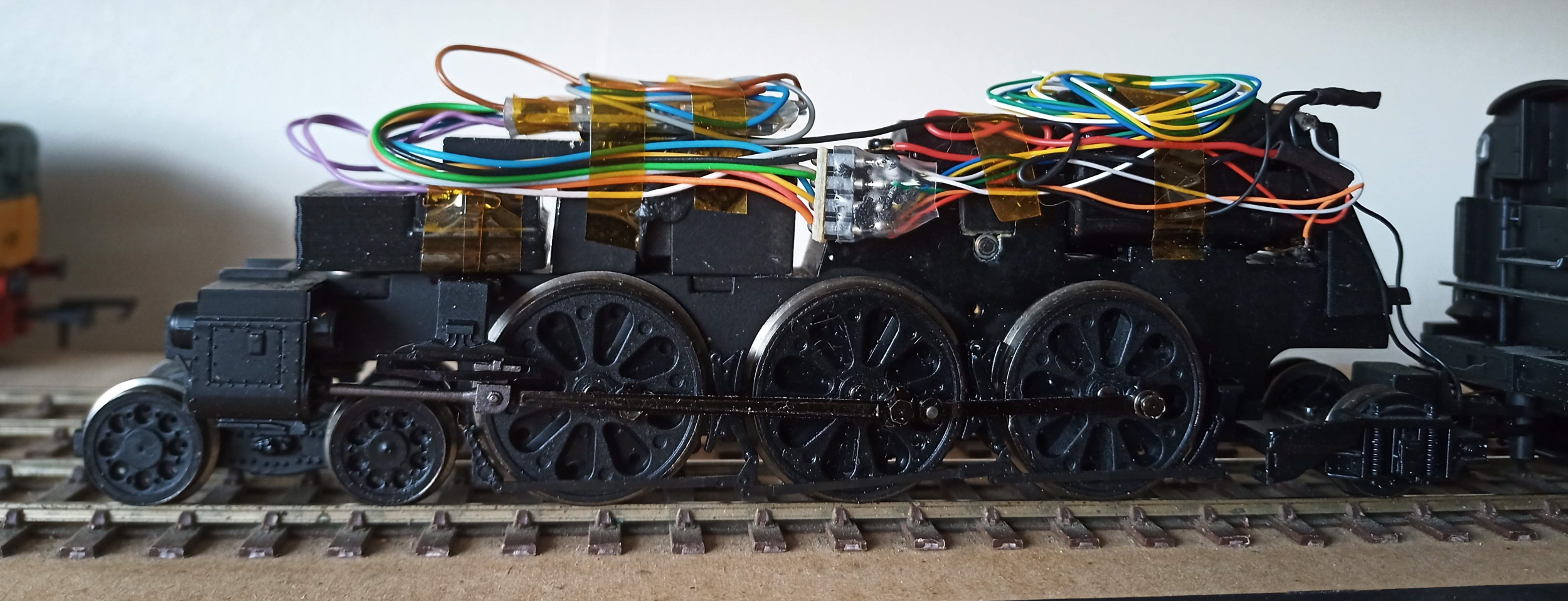Hard wiring for DCC on an older 'Wilton' - Southern Railway Group - RMweb