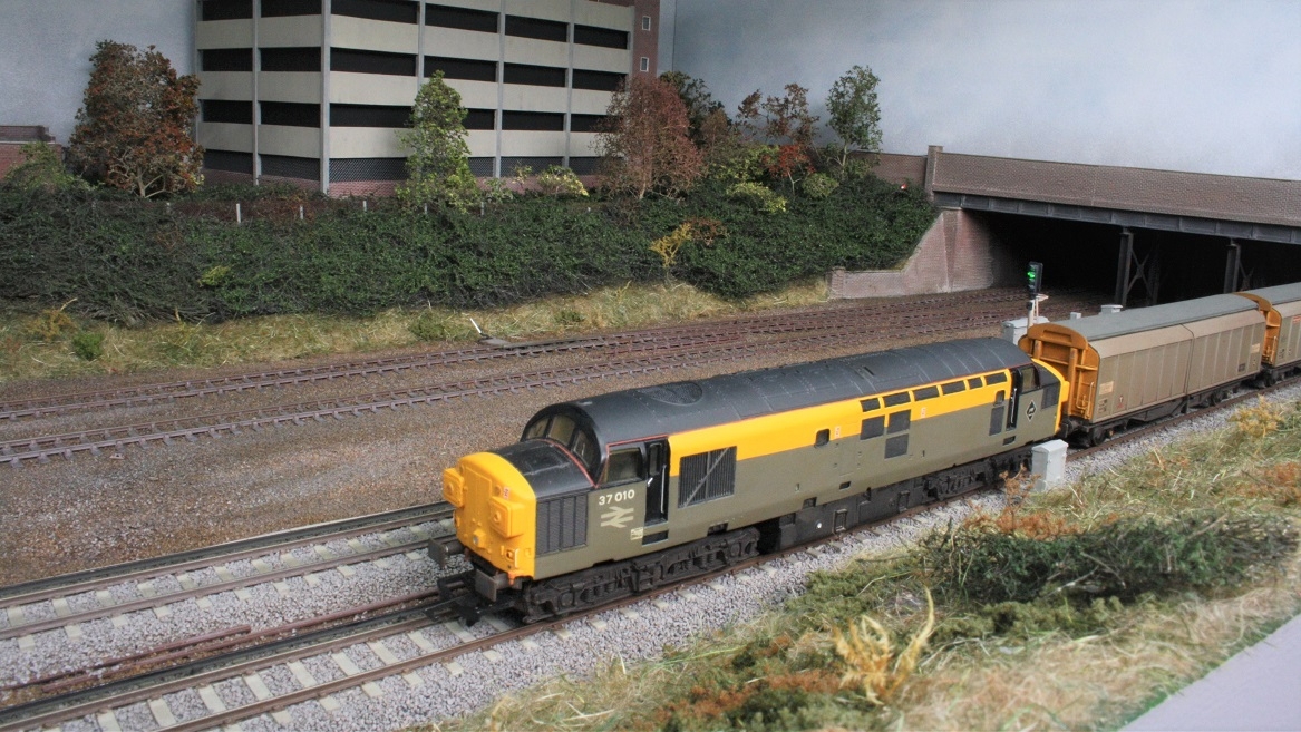 Two Bridges Up Sidings - 80's/90's exhibition layout - Layout topics ...