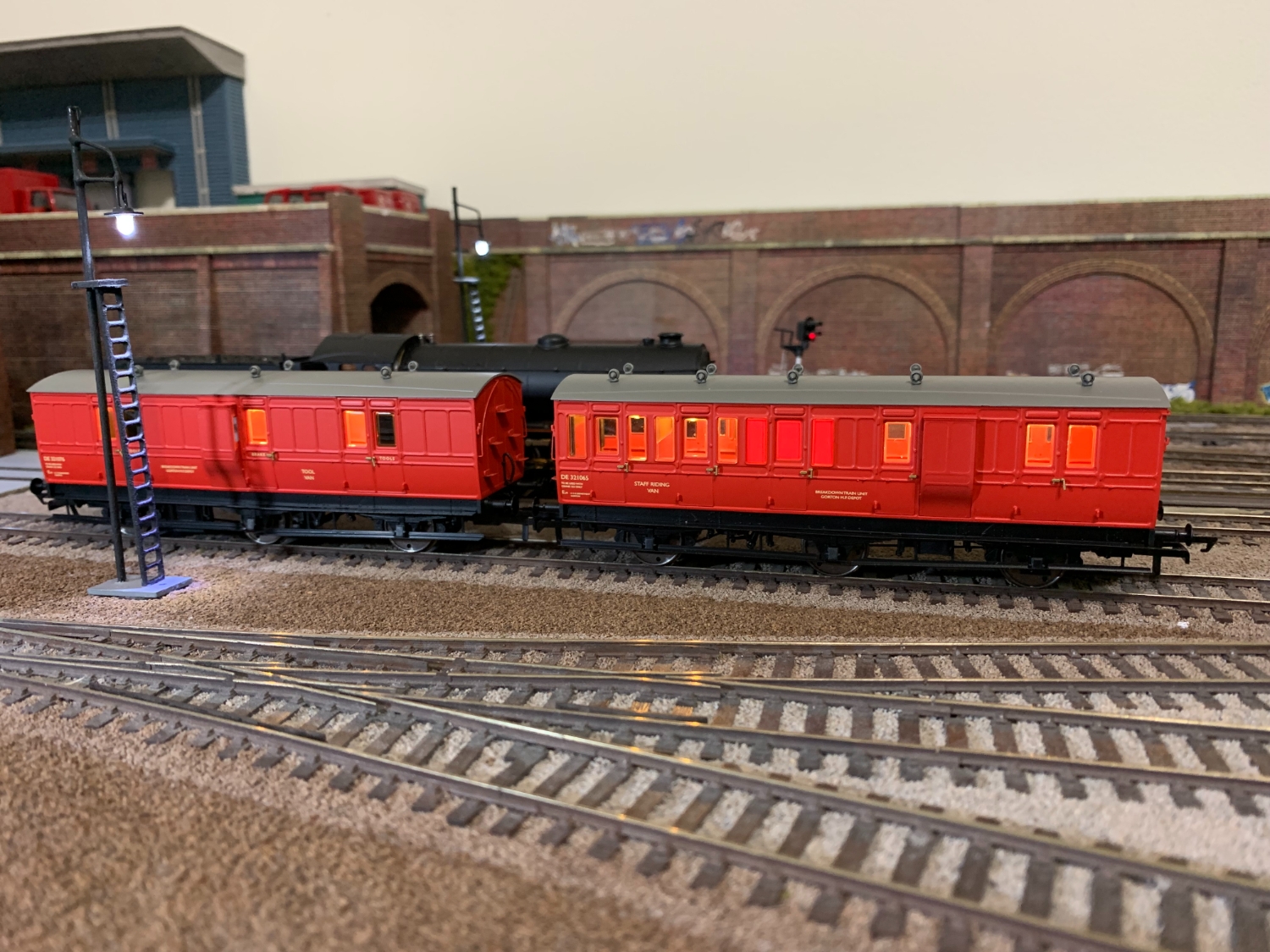 'Genesis' 4 & 6 wheel coaches in OO Gauge - New Announcement - Page 148 ...