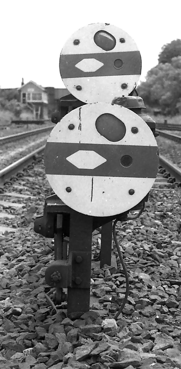 Placement of ground signals, which side of the track? 1930s GN(LNER ...