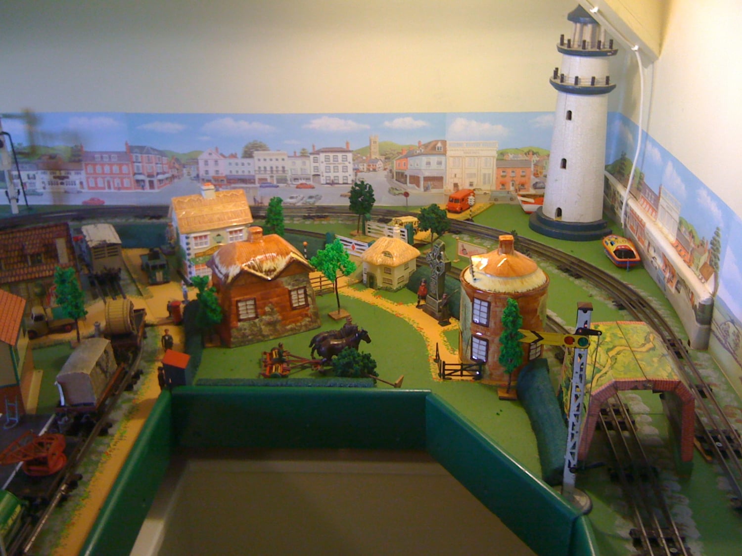Clockwork train set and layout. - Collectable/Vintage - RMweb