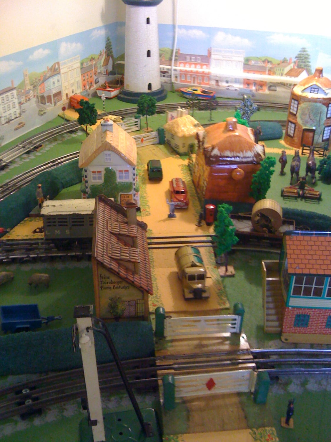 Clockwork train set and layout. - Collectable/Vintage - RMweb