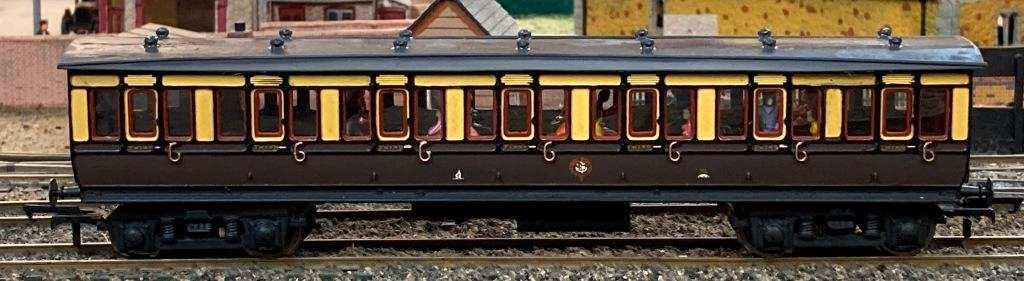 GWR T38 6-wheeled Brake 3rd From Tri-ang Clerestory Coach - Modifying ...