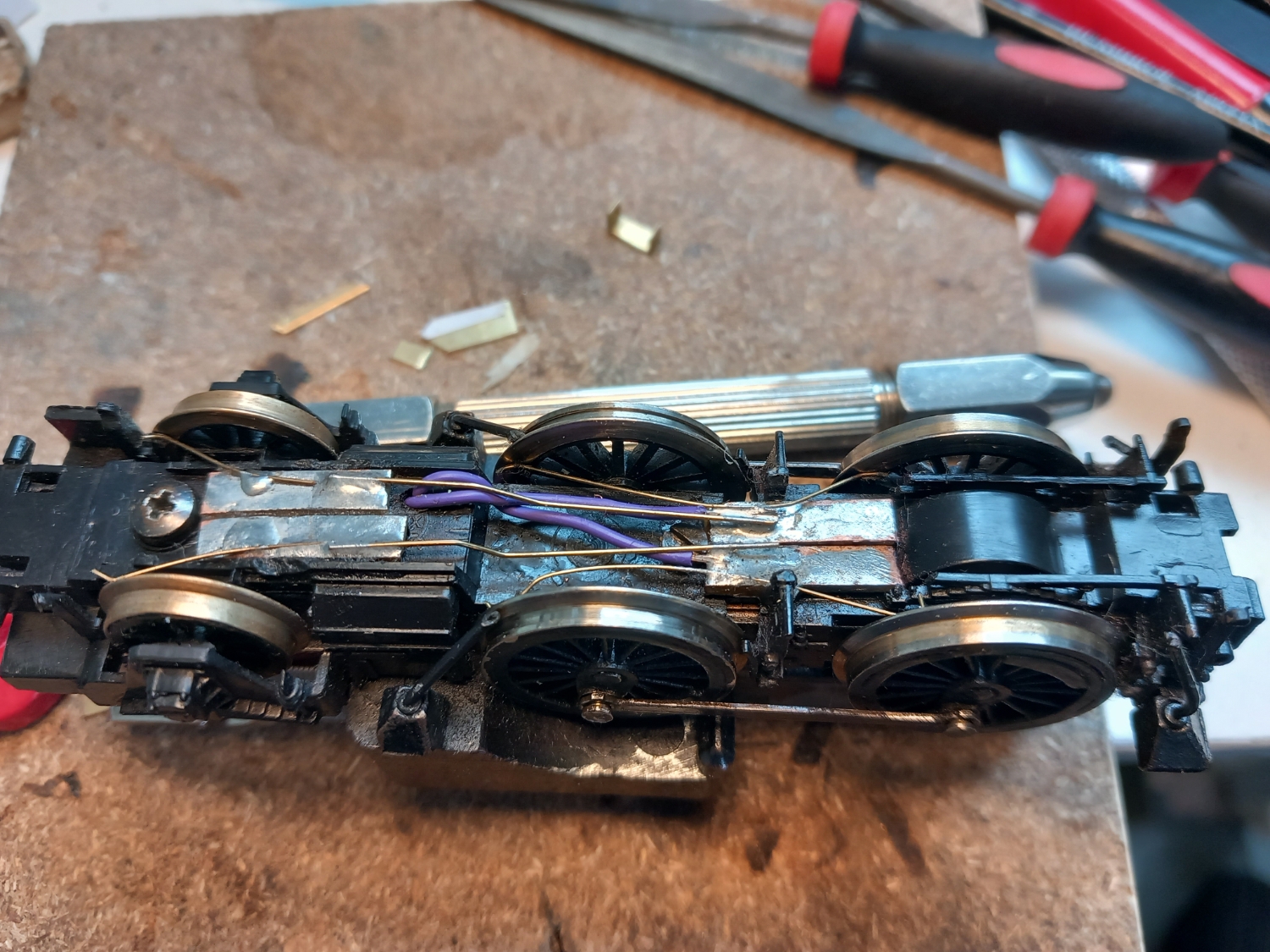 Locos and rolling stock for Caia Road - Airfix Siphon G - Modifying ...
