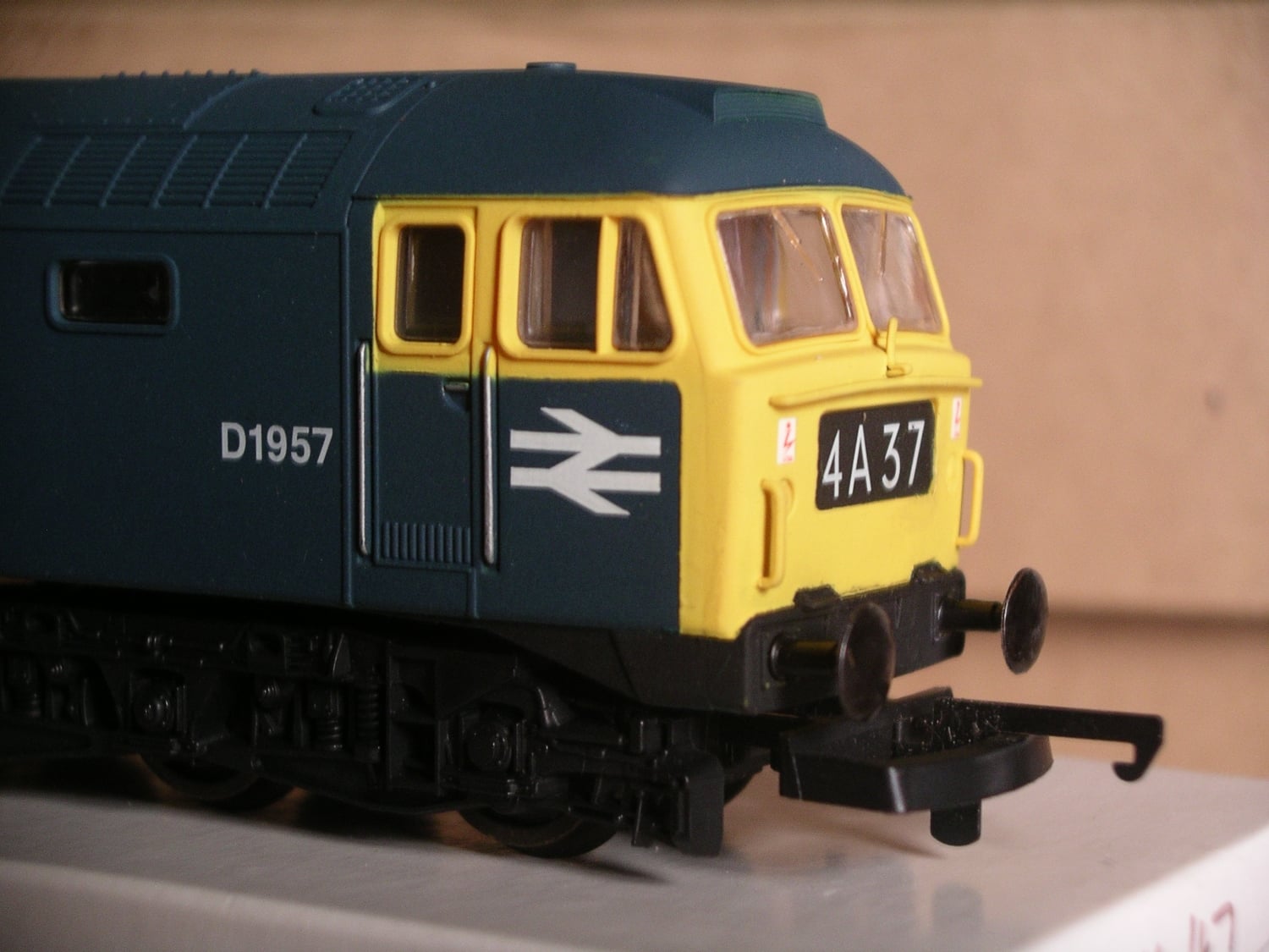 Lima Blue Class 47 D1957 - Modifying & Detailing RTR stock - RMweb
