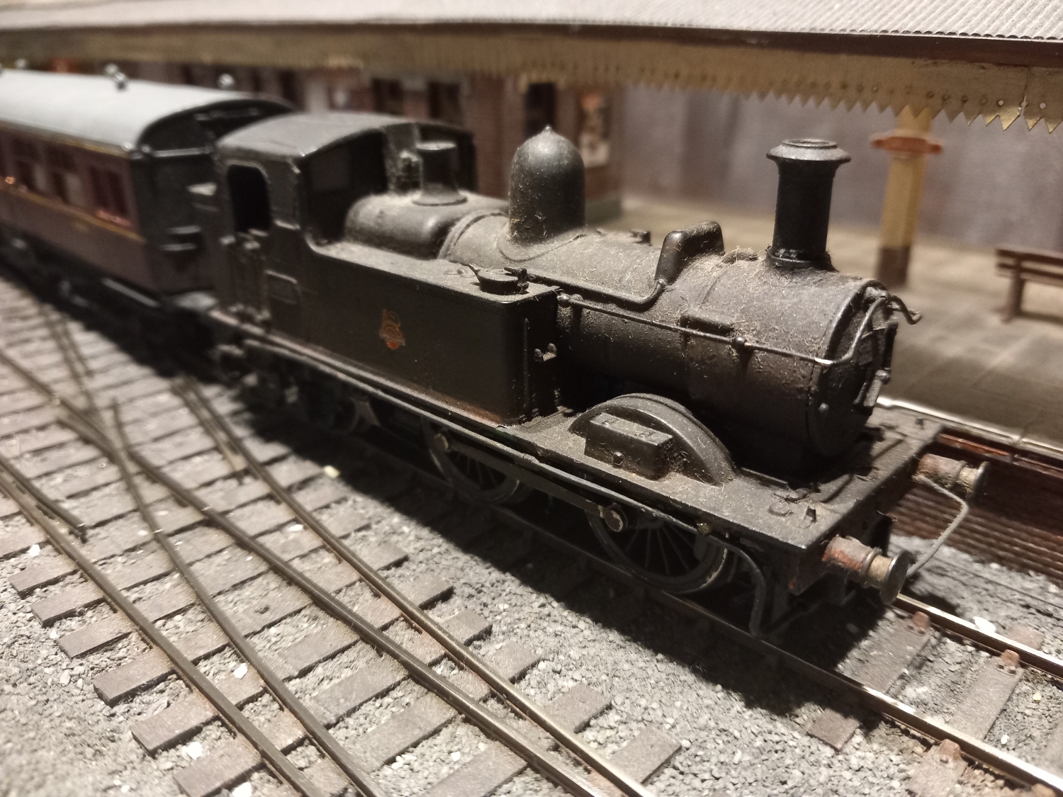 Locos and rolling stock for Caia Road - Airfix Siphon G - Modifying ...