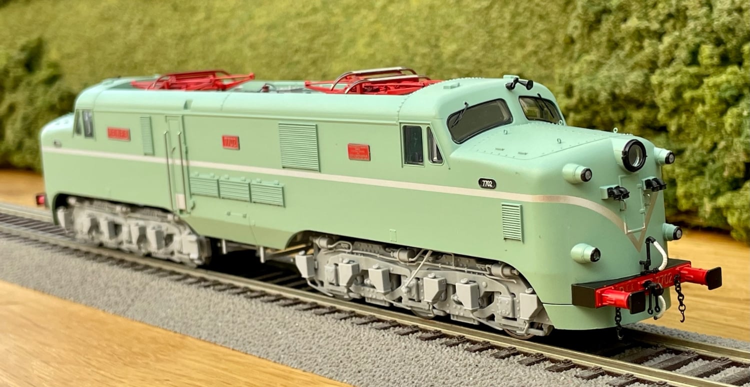 Indian Railways WCM1 Locomotive - Modifying & Detailing RTR stock - RMweb