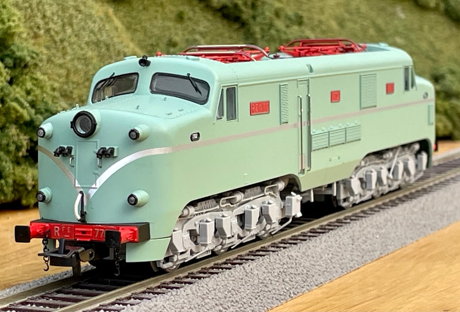 Indian Railways WCM1 Locomotive - Modifying & Detailing RTR stock - RMweb