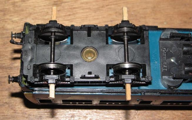 Improving Triang suburban coaches - Modifying & Detailing RTR stock - RMweb