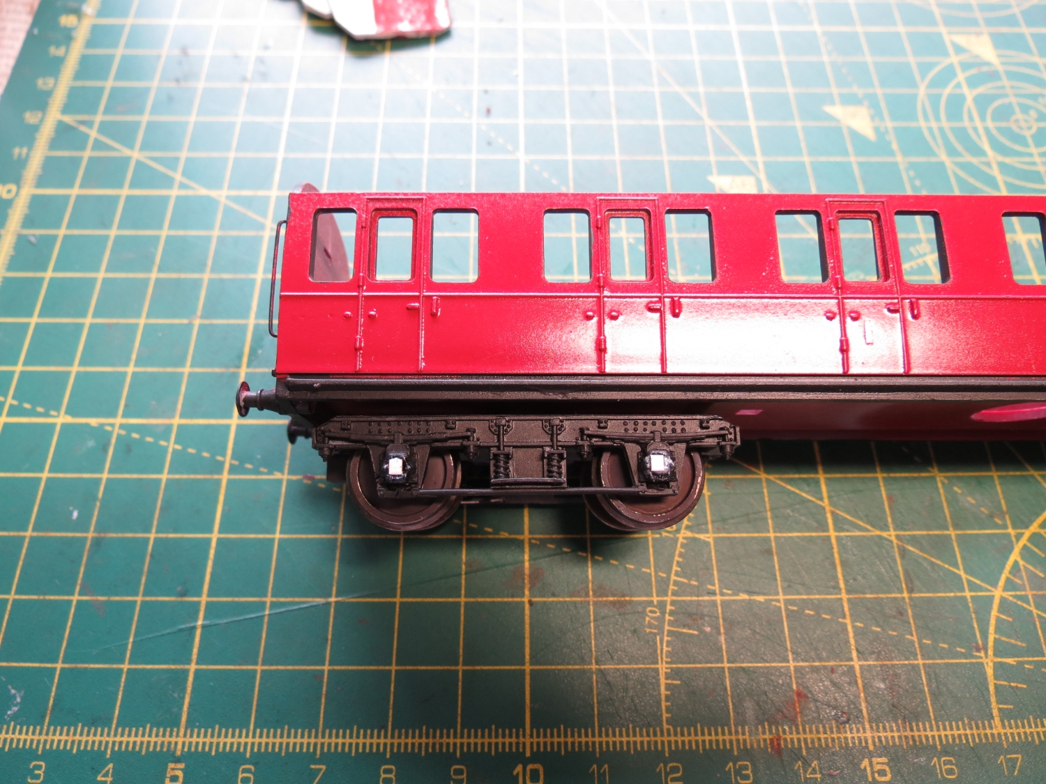 Improving Triang suburban coaches - Modifying & Detailing RTR stock - RMweb