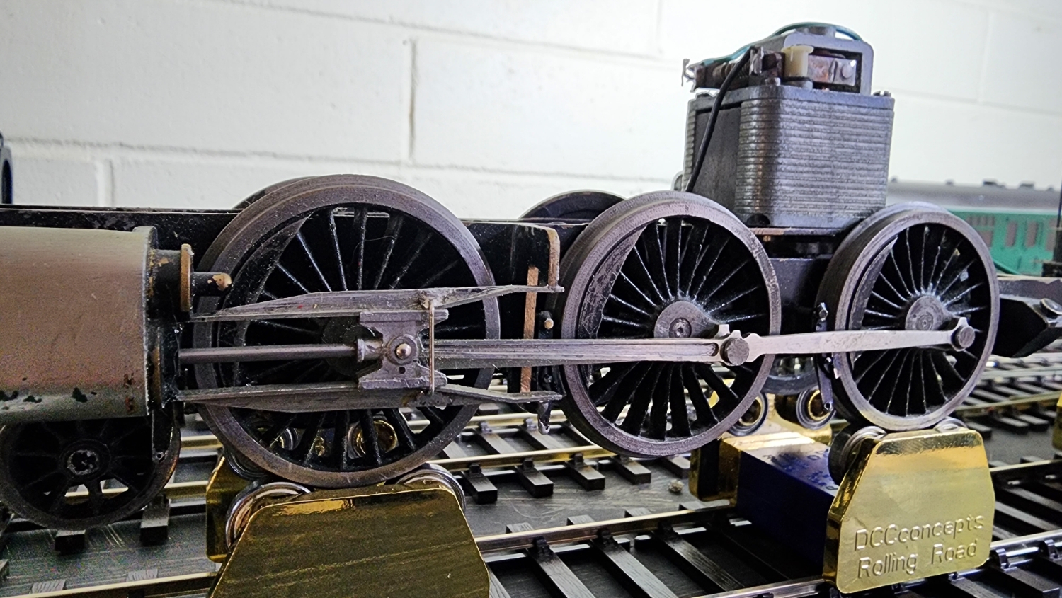 Can anyone help with the origins of a B/L marked GWR King ? - 7mm ...
