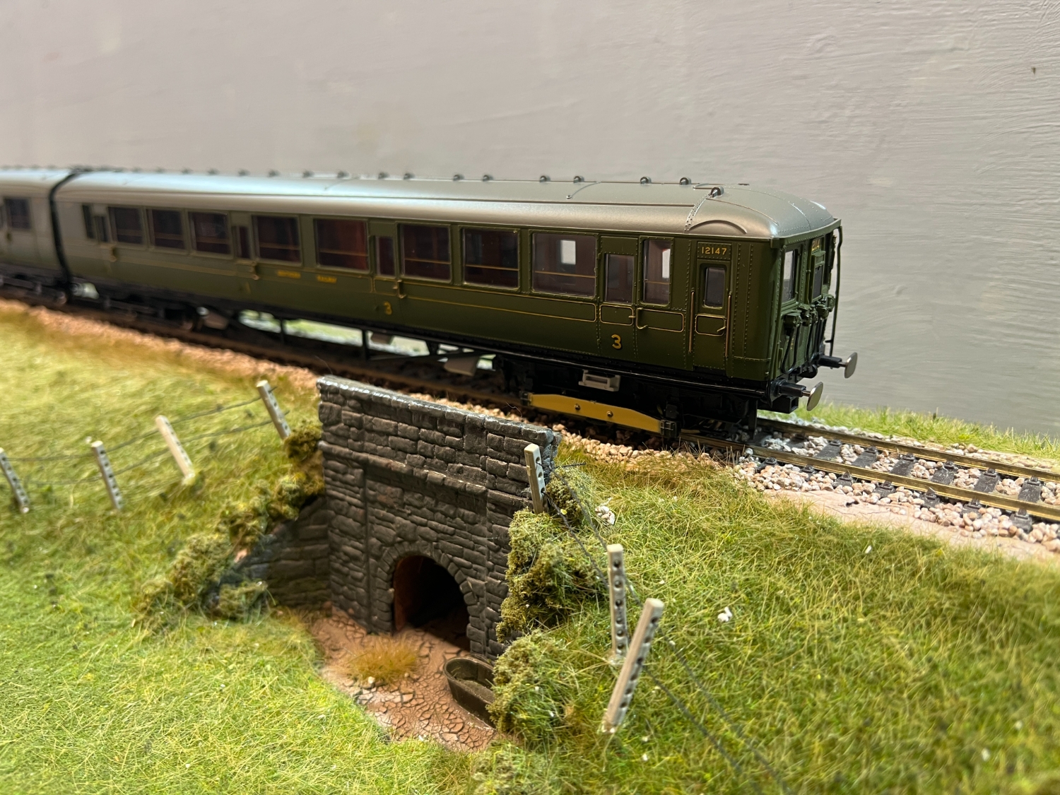 Hornby Southern Railways 2-BIL EMU - DCC Fitted - Marketplace: only ...