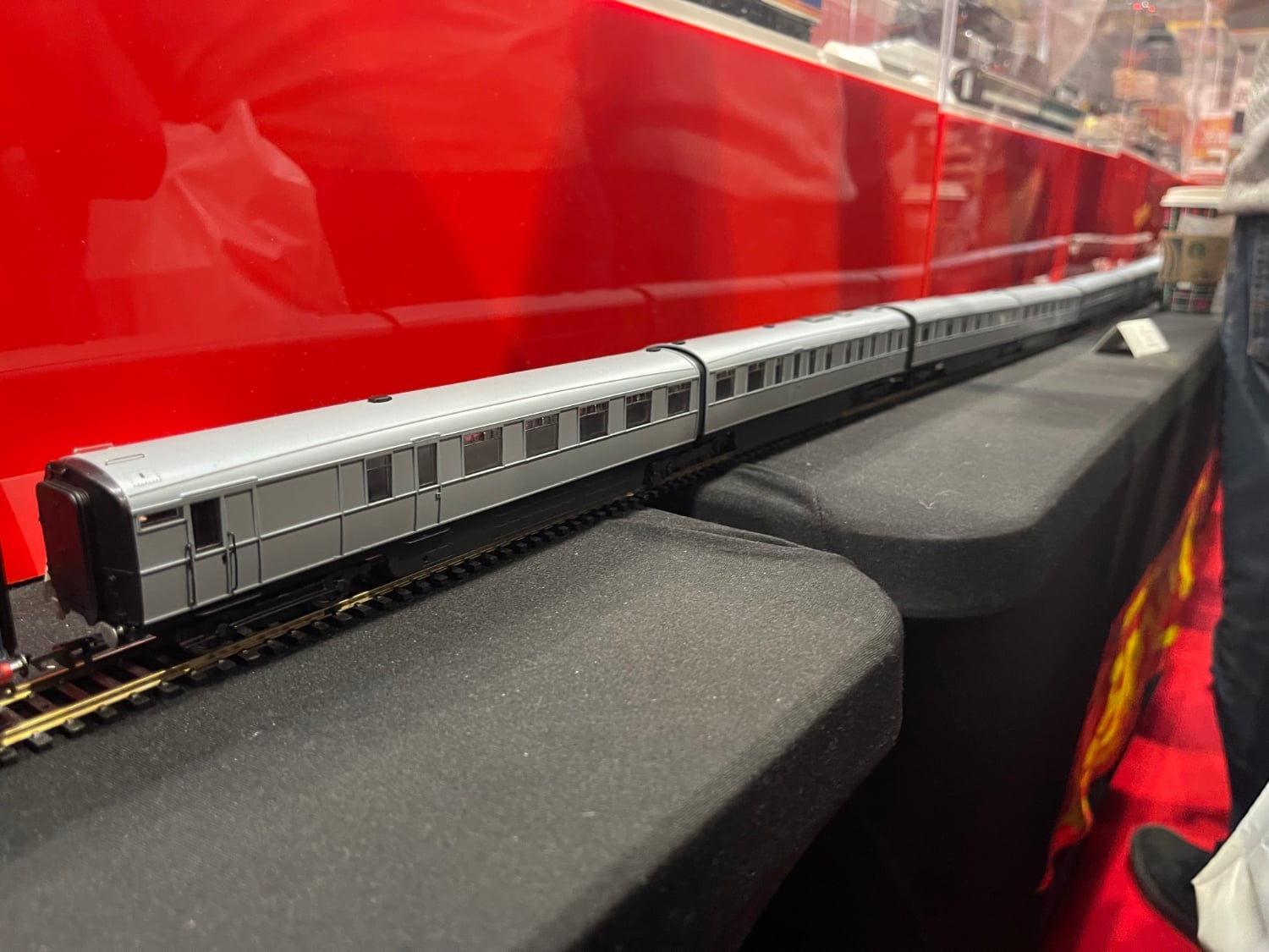 LNER Coronation Stock - Page 3 - Hornby - RMweb